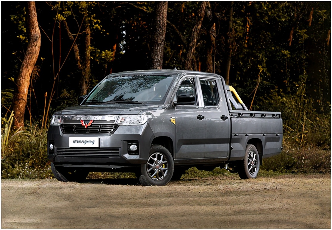 Wuling comes again with a 2-meter-long cargo compartment + a flat 3 ...