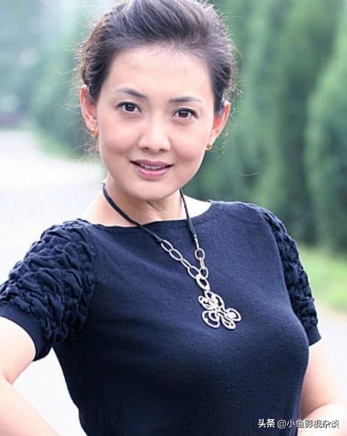 The 47-year-old Niu Li's husband makes a rare appearance, and the ...