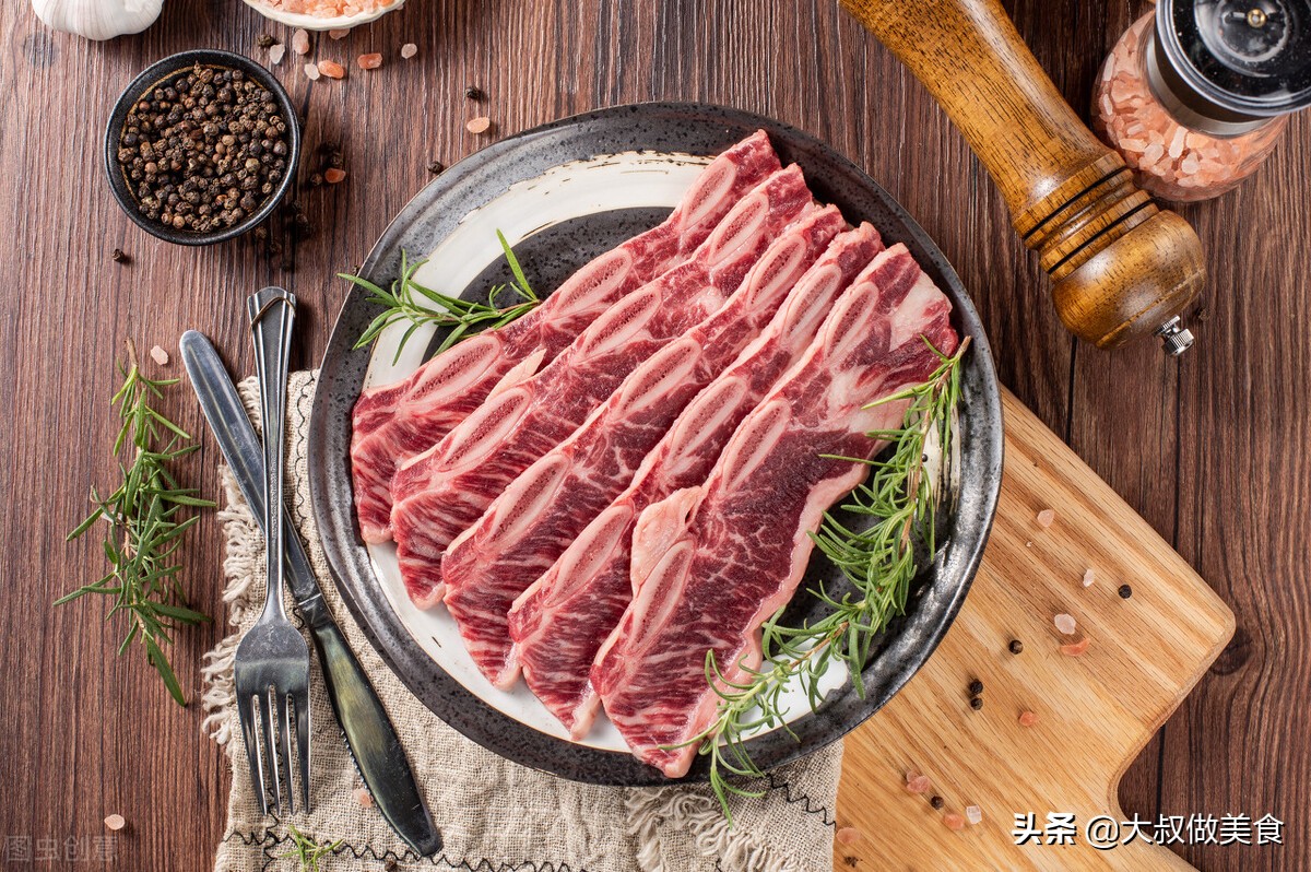 The chef teaches you how to make homemade cowboy bones. They are tender ...