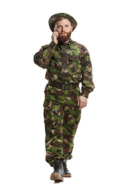 How serious are the consequences of soldiers playing with mobile phones ...