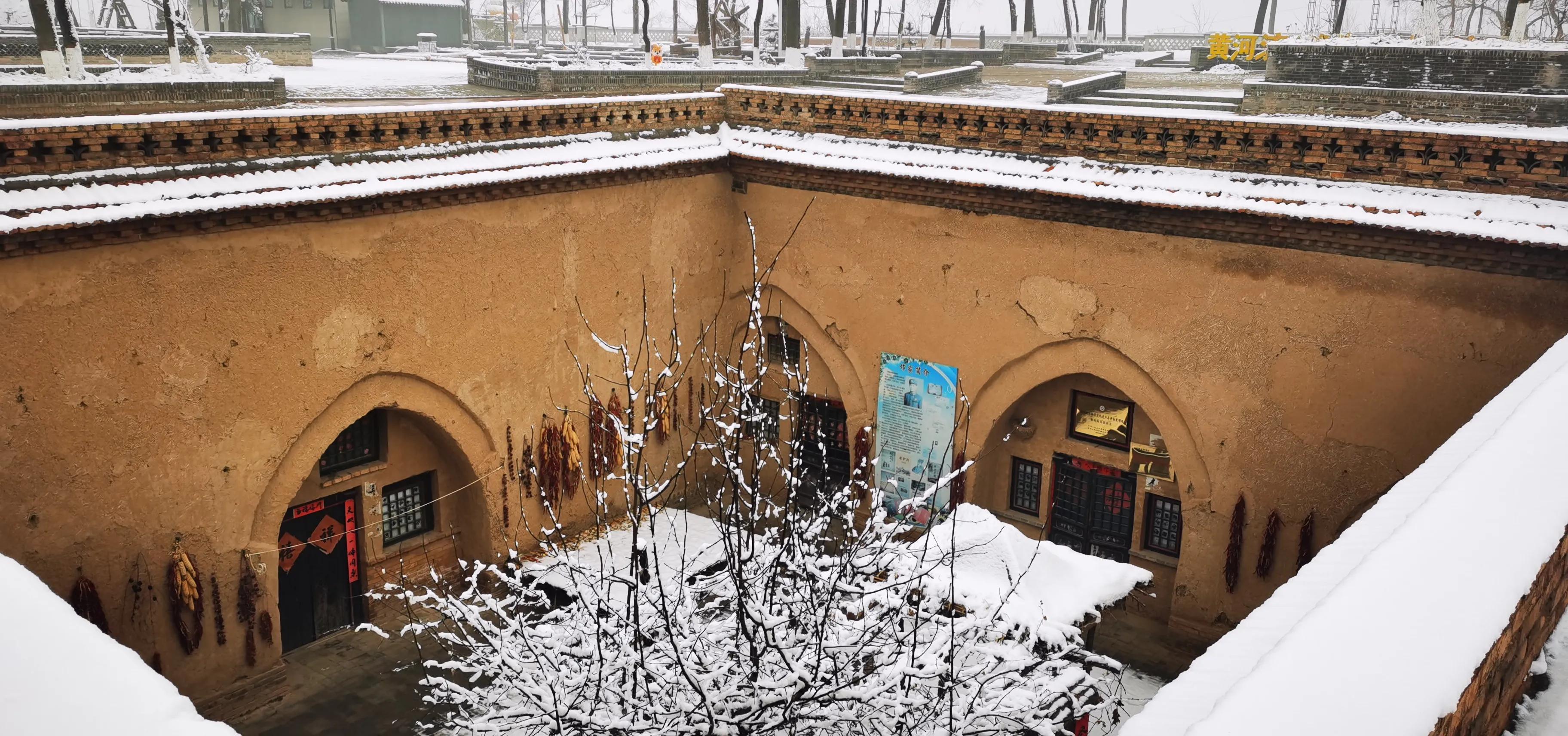 "Big Beauty" in the Snow in Shanzhou Dikeng Yard - iNEWS