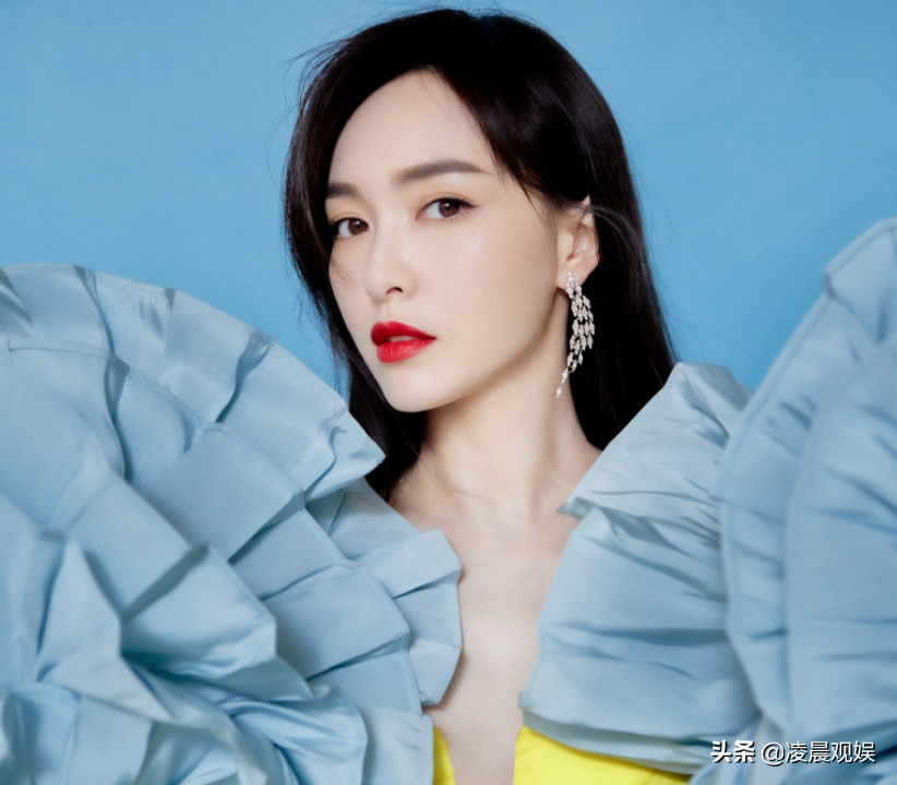 Tang Yan's Weibo Night Life picture was exposed, and the hydrangea ...