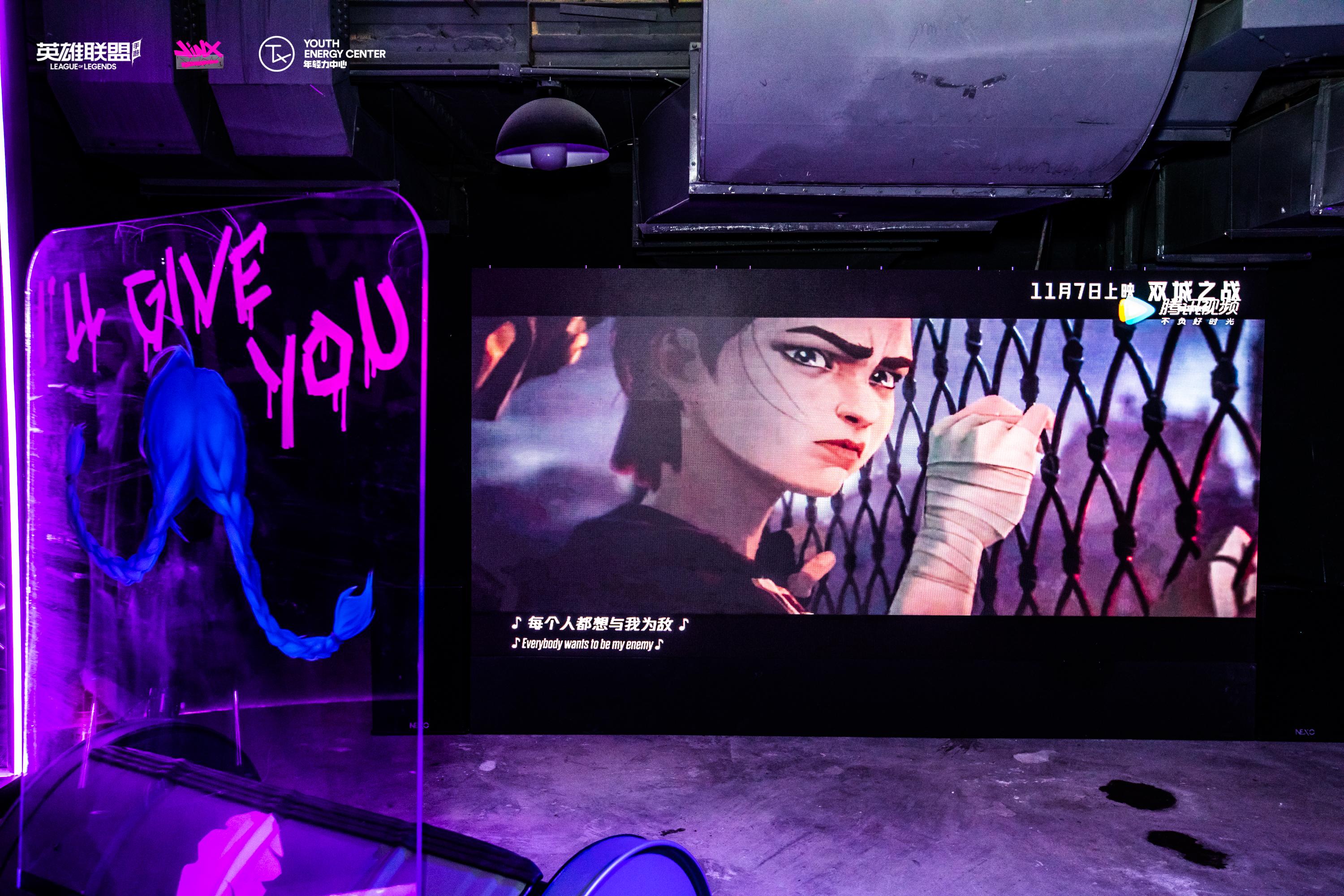 Put on the same hairstyle as "Jinx", which will detonate the audience ...