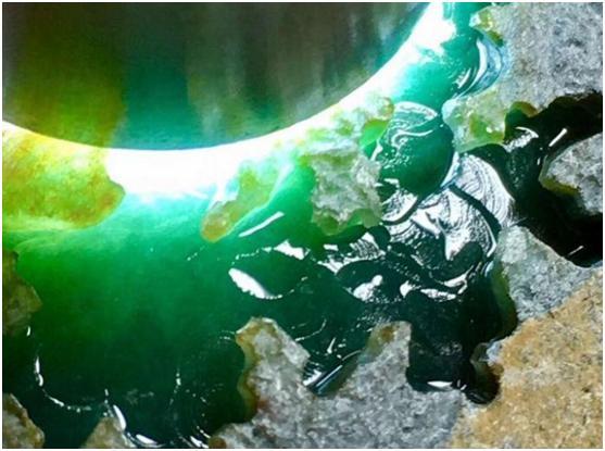 Eye-opening, how to make full use of the jadeite rough, which is worth ...