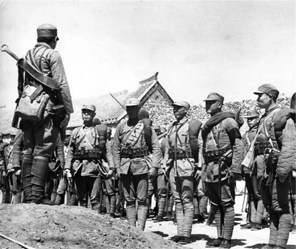 A 27-year-old female nurse married 75-year-old Li Zongren. Li Zongren ...