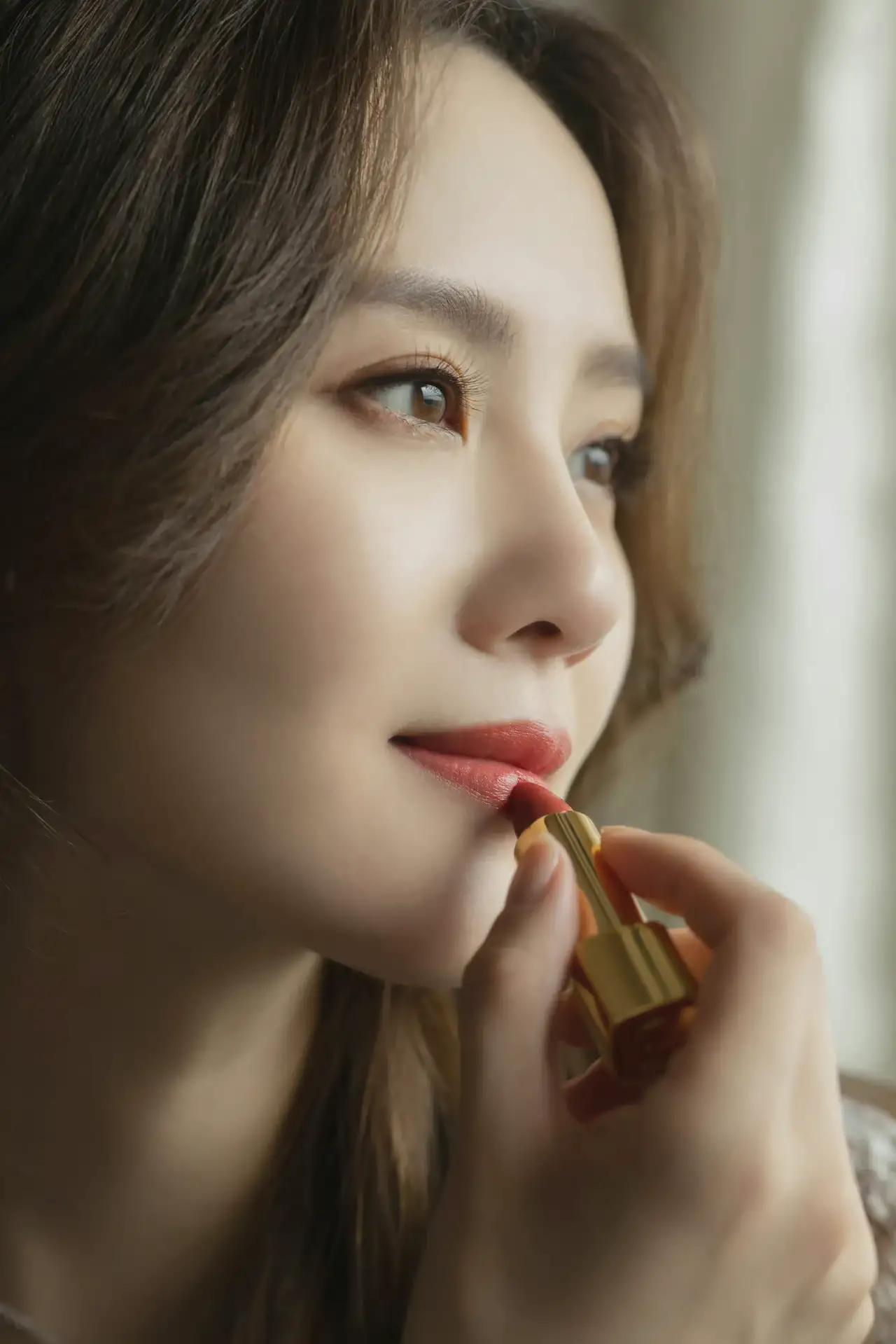 Liu Shishi became Chanel a big winner!The latest look won Zhou Xun, and ...