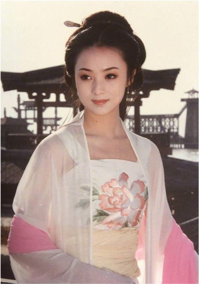 The female star's appearance when she was young, Sun Li does not lose ...