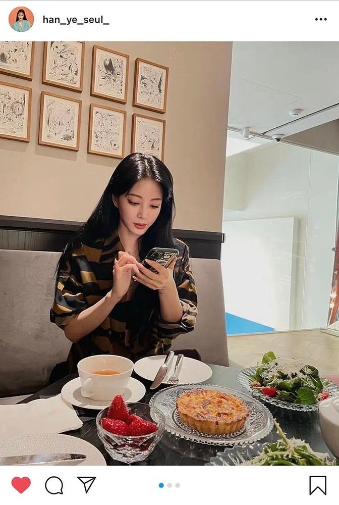 41-year-old actress Guan Xuan sister and brother love!Sweet date with ...