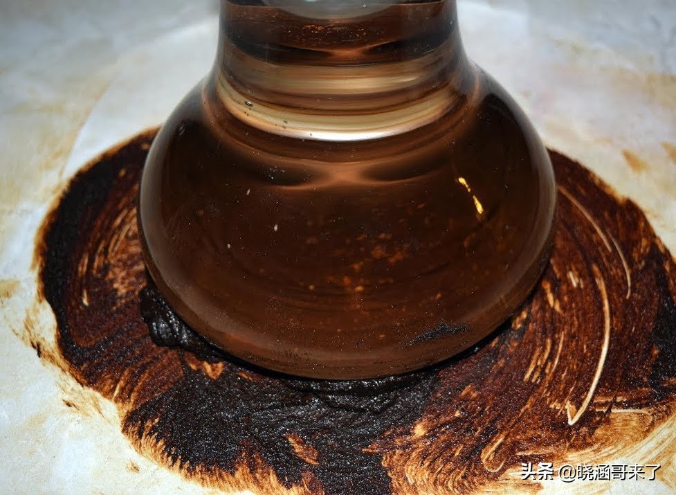 The dark history of world famous paintings, a color extracted from ...