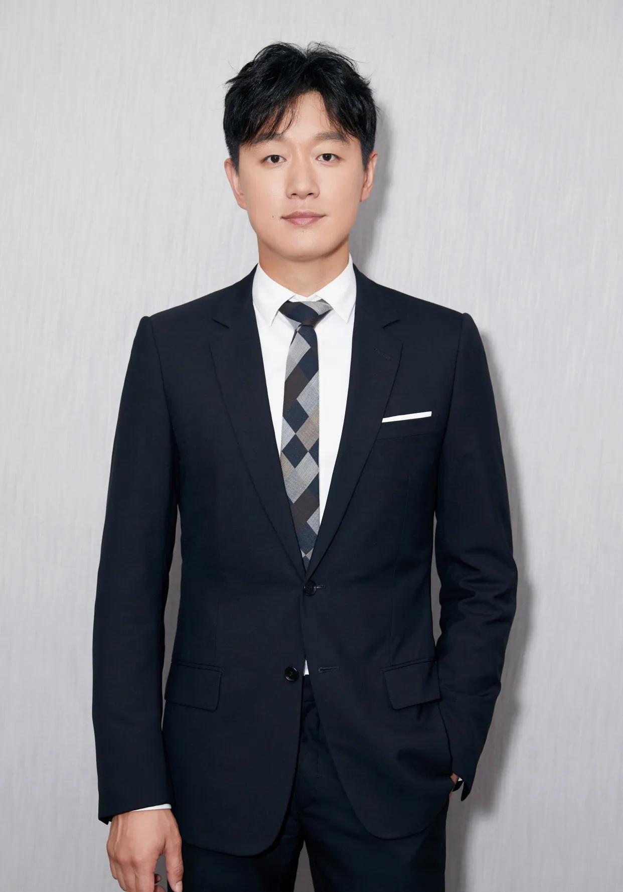 Three acting as a strong woman, a weak man, a good husband, Tong Dawei ...