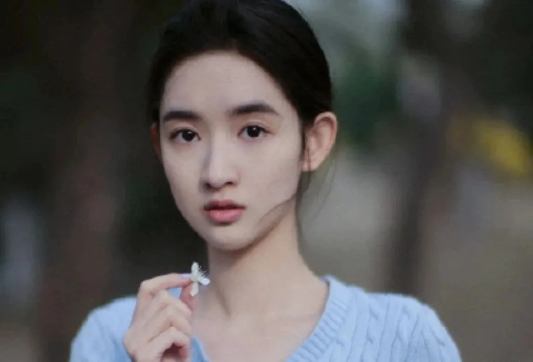 "Wang Yuwen" who was rumored with Yang Jue, who is she? - iNEWS