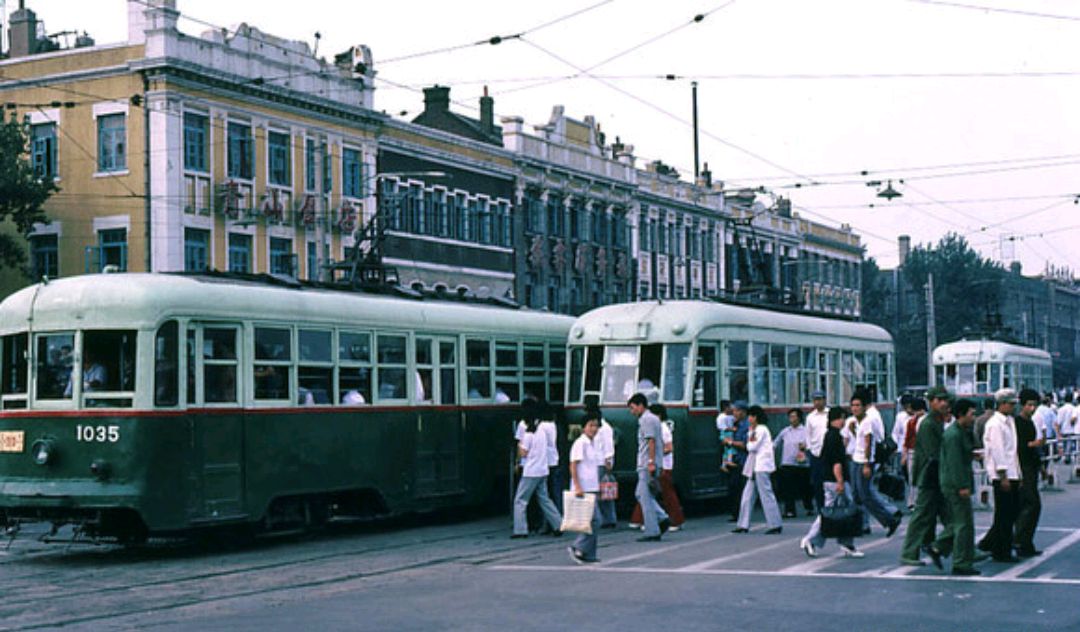 The old photos of Dalian in 1985, what did the “famous seaside city ...