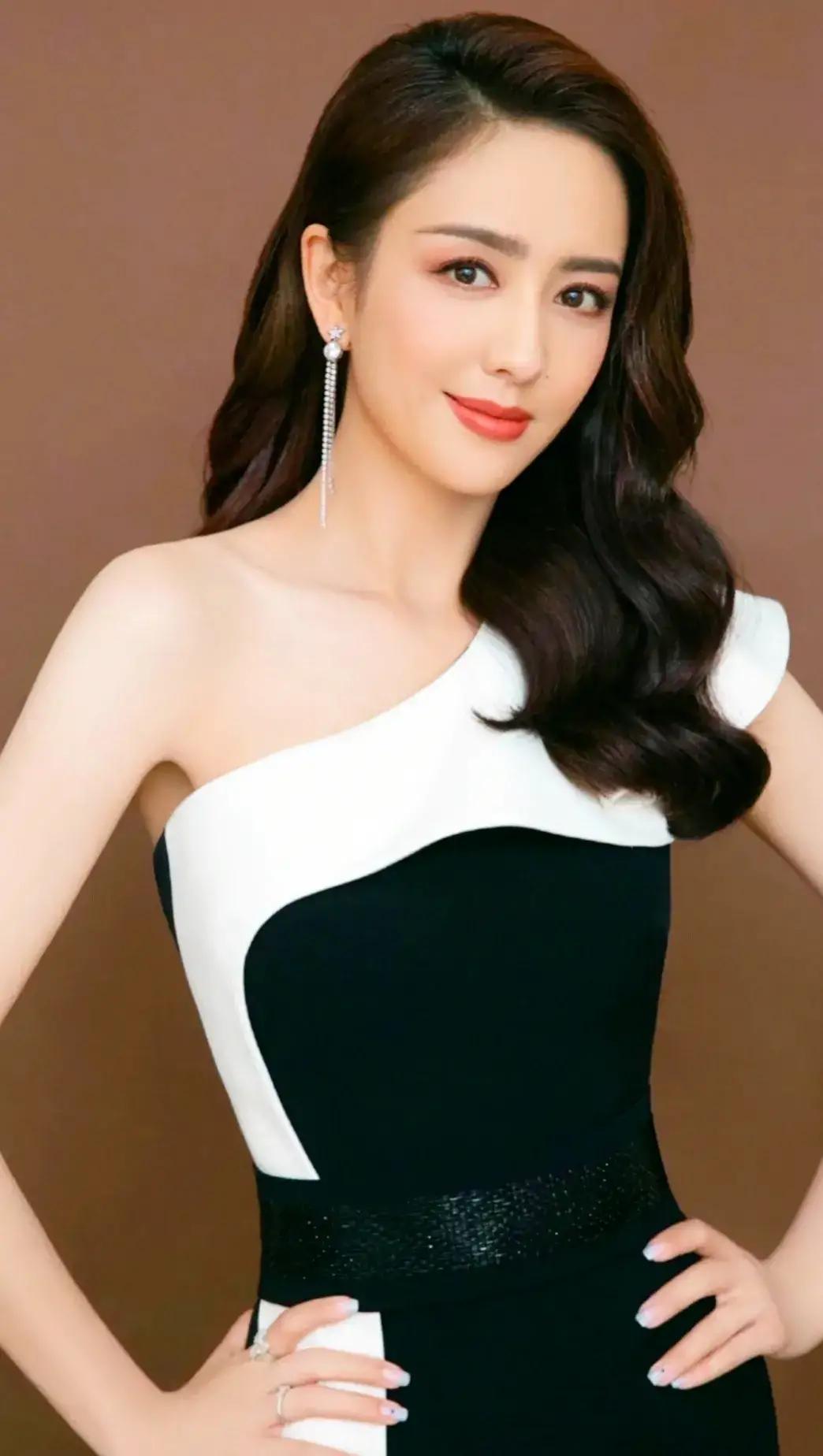 Actor Tong Liya's beautiful photos - iMedia