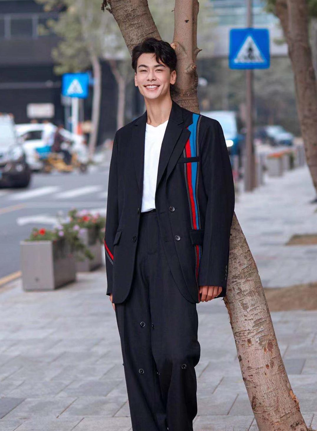 Chen Zihan's 9-year-old husband lost his Singapore green card. When he ...