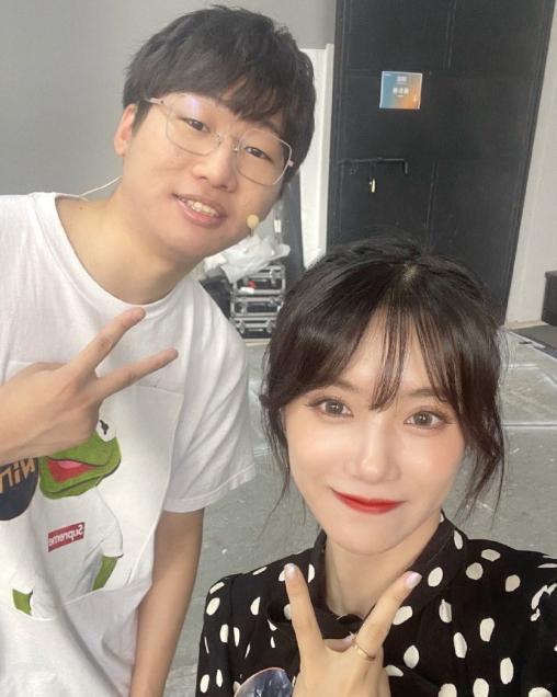 After Gala was enshrined, the old players UZI and MLXG did not post any blessings, and the two ...