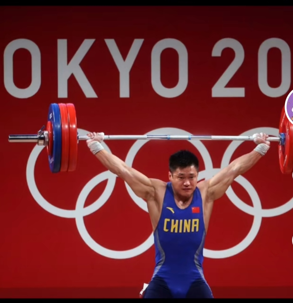 How popular is Lu Xiaojun?The referee rushed to take a photo with ...