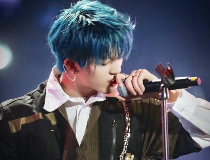 The 9 members of "Blue 3" officially debuted and formed a low-key group ...