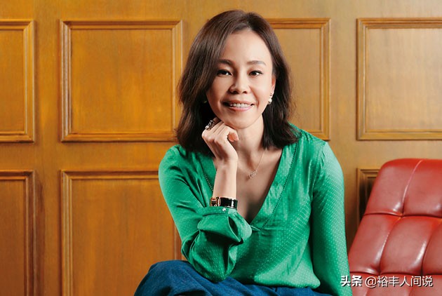 Sudden accident!49-year-old Peng Jiahui fell to the ground after taking off, faintly gushing out ...