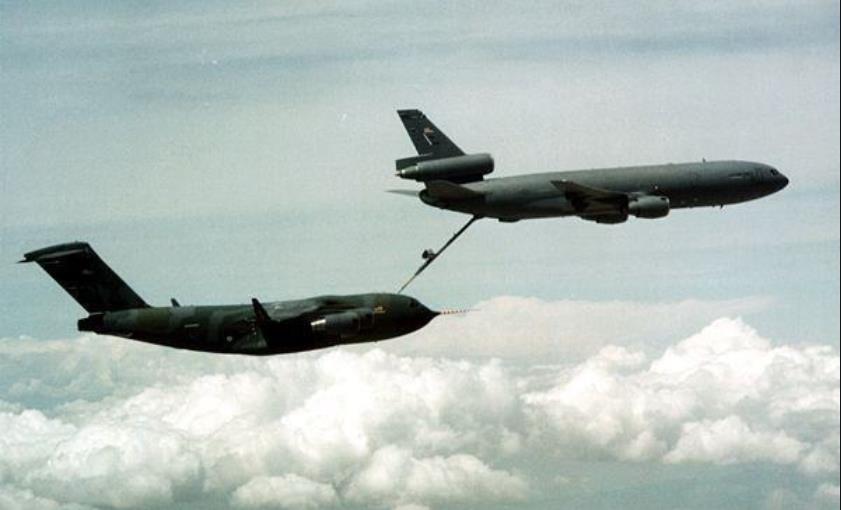 Flight 914 mysteriously disappeared in 1955. 35 years later, passengers ...