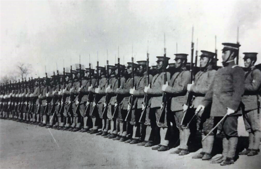 After the fall of the Qing Dynasty, where did the remnants of the Qing ...