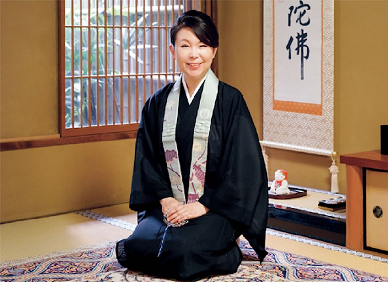 Female abbot of a Japanese temple: forced to date 35 times, fled to the ...