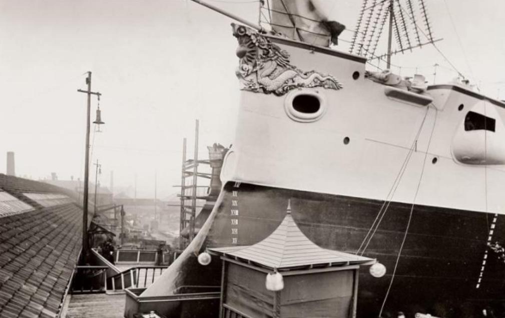For the last glory of the Qing Dynasty, the navy was dispatched to ...