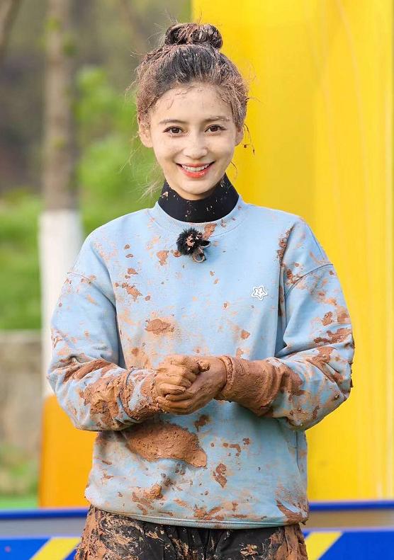 Baby Song Yuqi's live broadcast, who is more proactively seeking peace ...