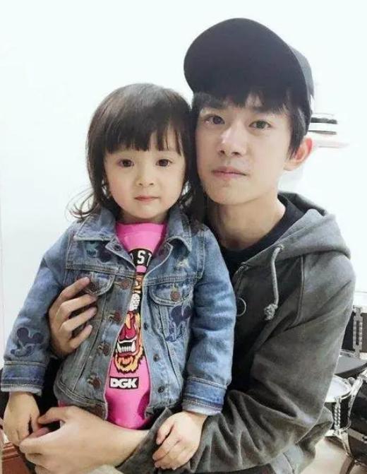 The movie "Miracle" released a character poster, and the director Wen ...