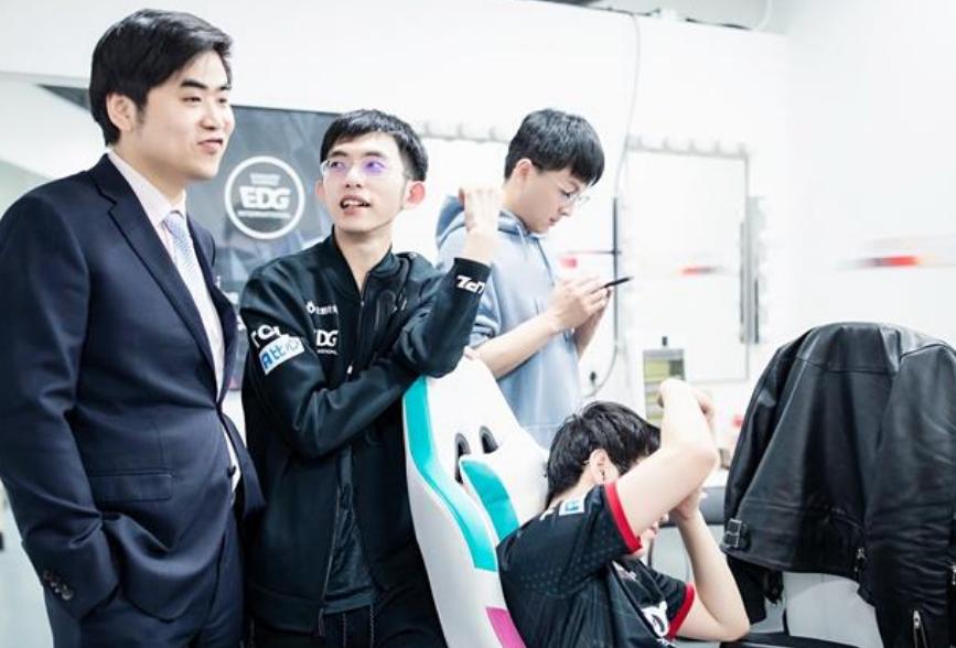DK beats T1: the ultimate BP game, DK coaching staff is too scary, LPL ...