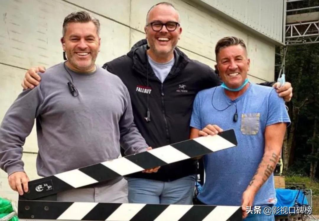 Who are the top ten tough guys in Hollywood?Brother Tom parachutes 30 ...