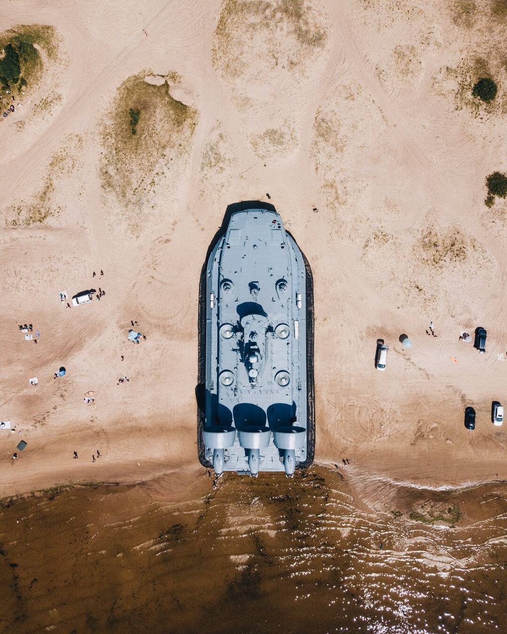 Picture of the European Bison 100, the air cushion landing ship that ...