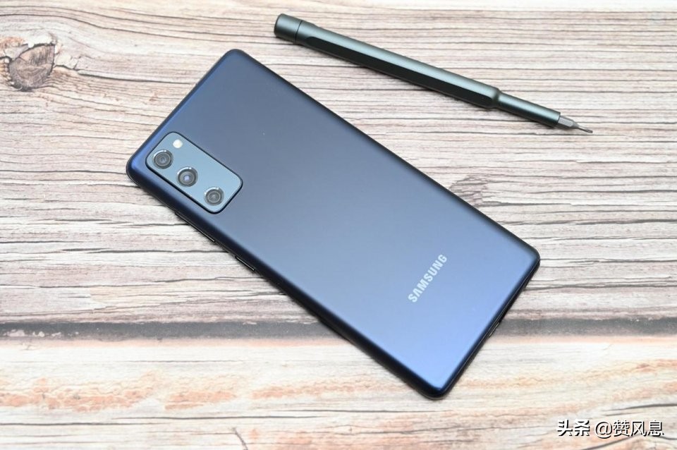 From 4999 to 2999, Samsung's flagship is down to the people-friendly ...