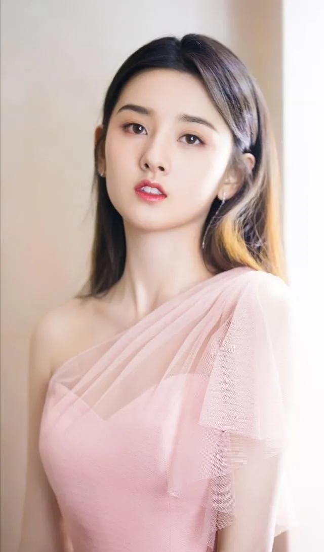 Song Zuer has grown up too - iNEWS