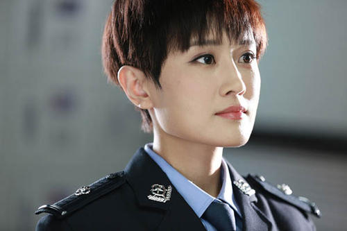 After divorcing Dong Jie, Pan Yueming and his 10-year-old girlfriend fell in love and lived ...