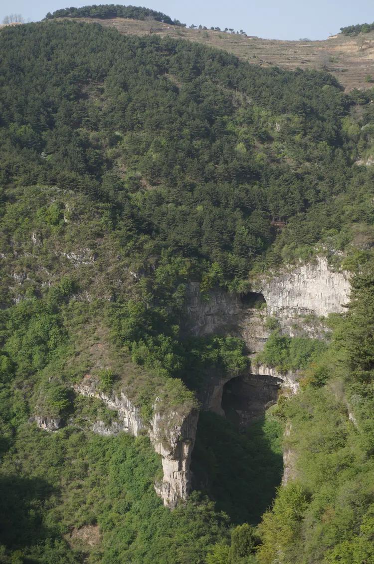 "Tiansheng Bridge" in Goose House Village on Taihang Mountain - iNEWS