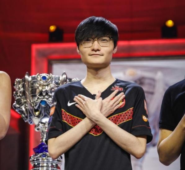 LOL Crisp commented on Tian's live broadcast break defense: He will ...