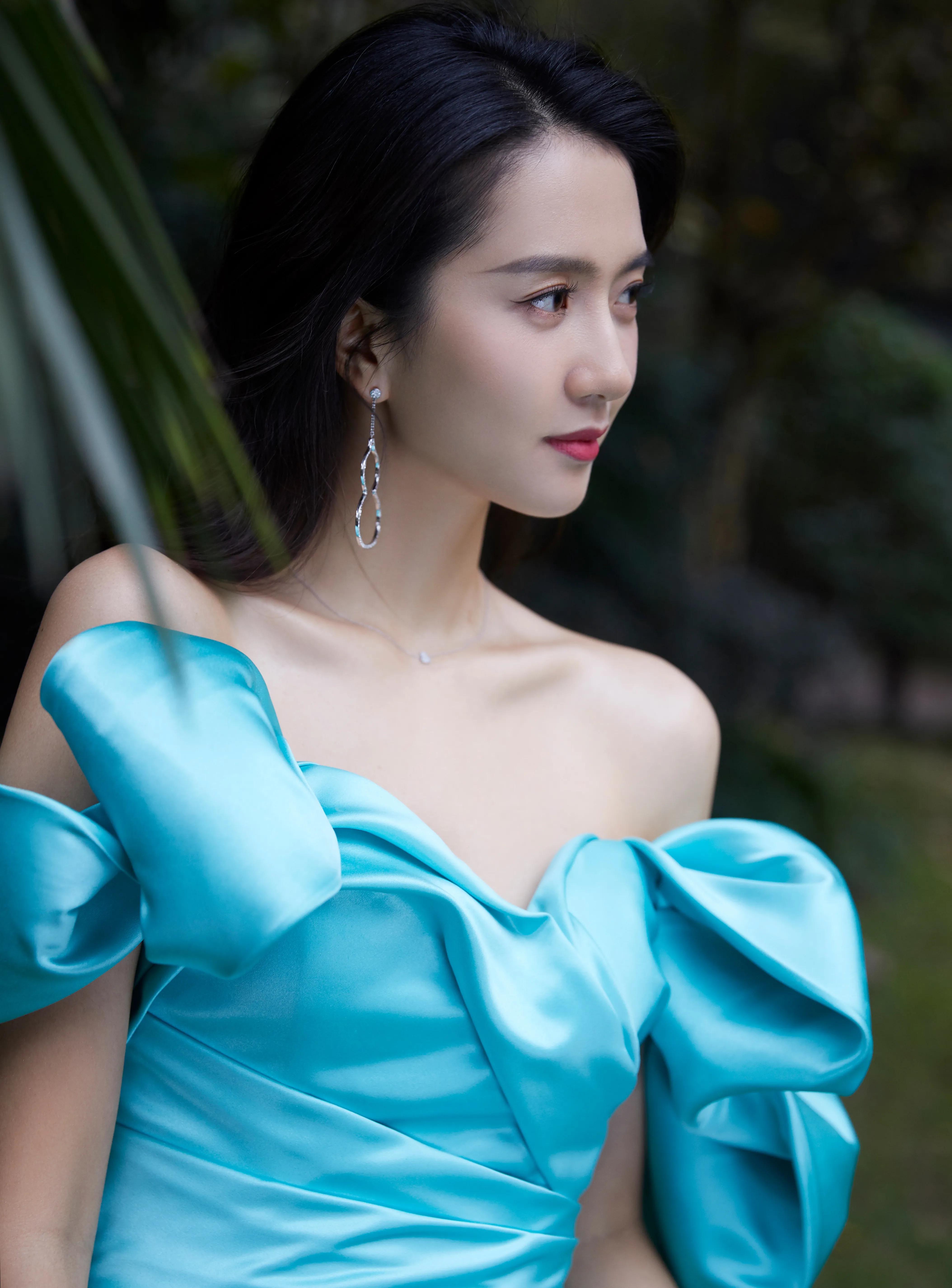 Interpreting a Thousand Faces of Life Xu Lingyue - iNEWS