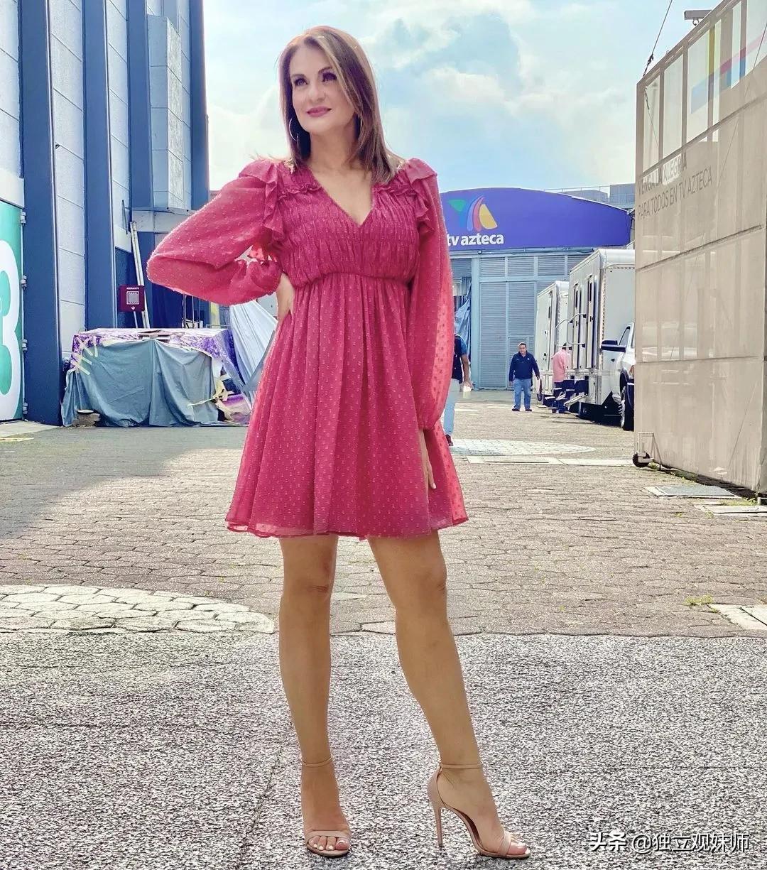 Flor Rubio, 50-year-old Mexican host - iNEWS