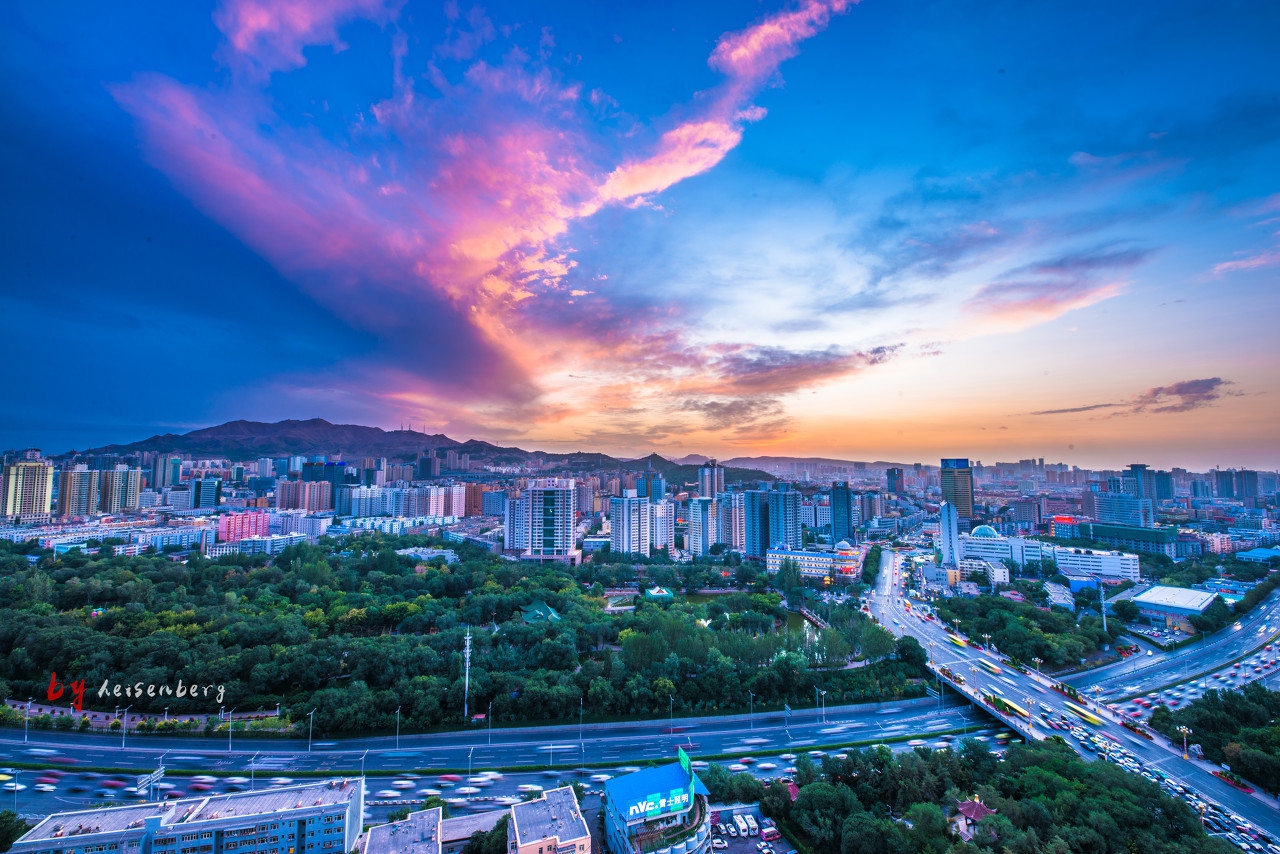 Where are the most beautiful night scenes in Urumqi? - iMedia