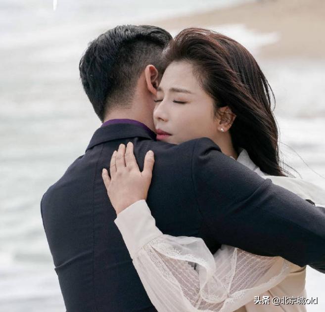 In the finale of "The Sea of Stars", Fang Hengzhi became a prisoner, and Li Yiming made a ...