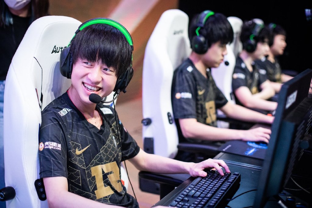 RNG ushered in a major reshuffle?The insider revealed that Xiao Ming had no intention of staying ...