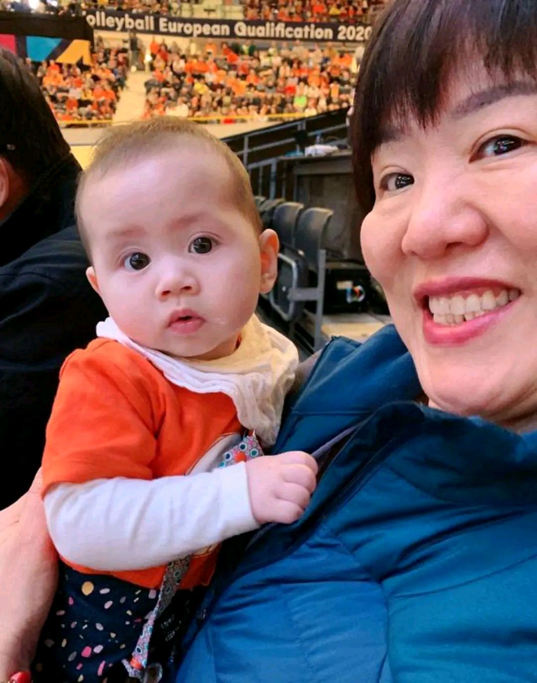 Kind grandma!2 lovely grandsons Cheng Langping's dear baby - iNEWS