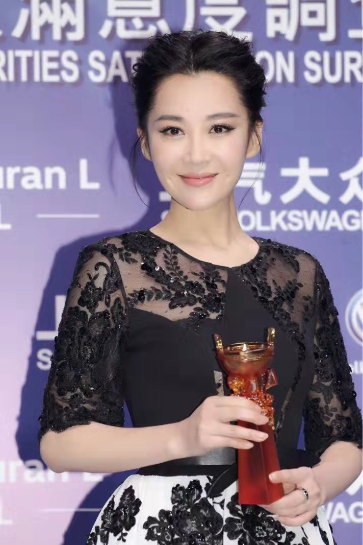 It is said that female port stars are resistant to old age, and these ...