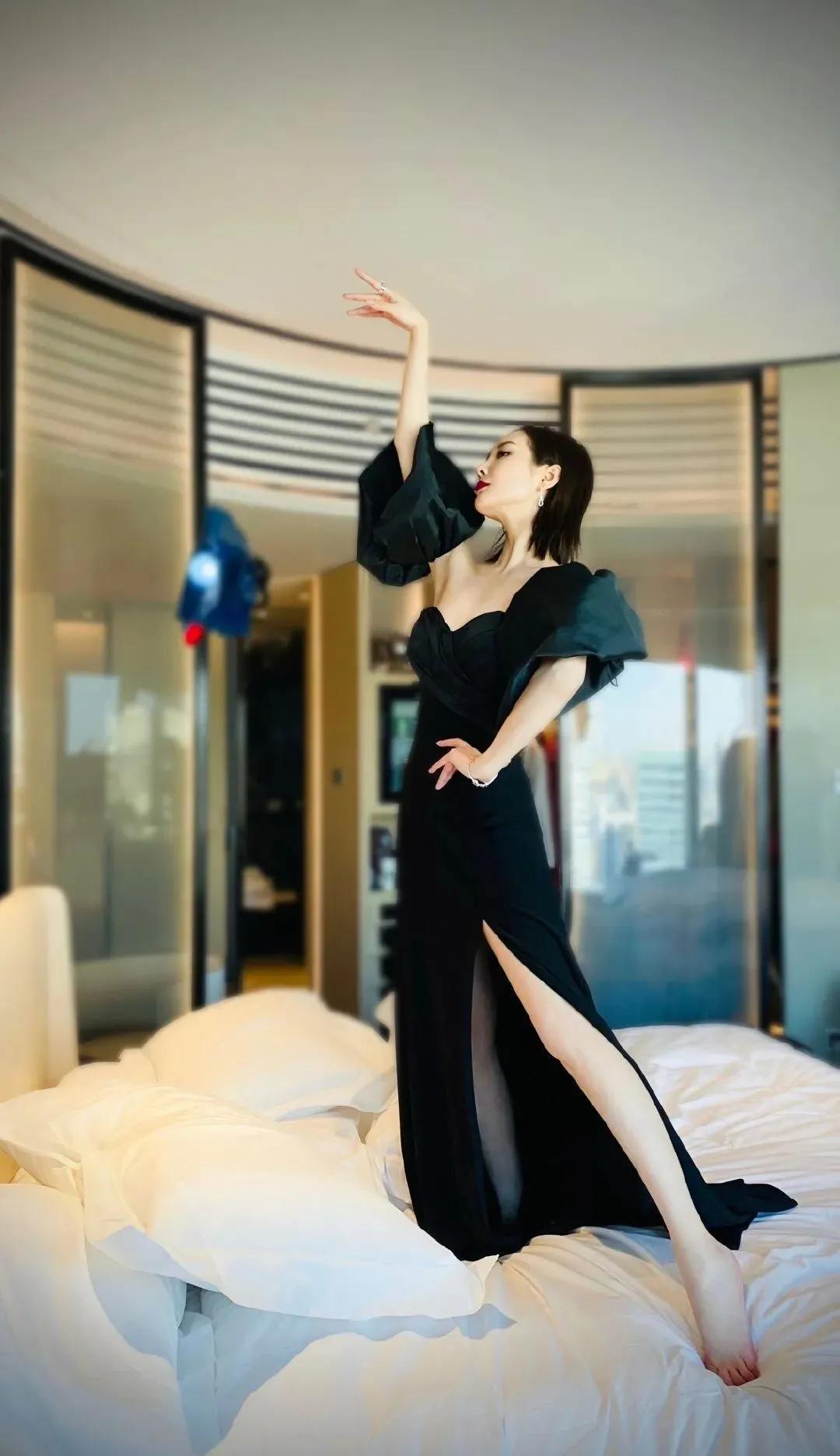 Miss Si Lili who can compete with Li Qin is really amazing, beautiful and sexy YYDS - iMedia