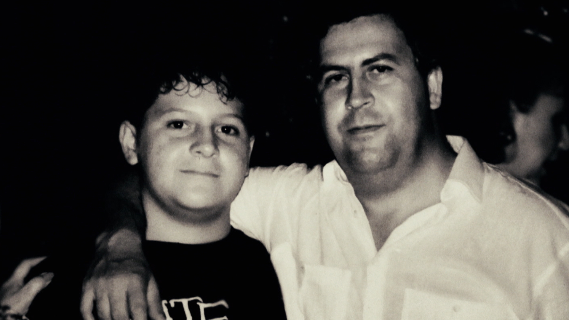 How did "Poison King" Pablo Escobar die? Three bullet holes on the body ...