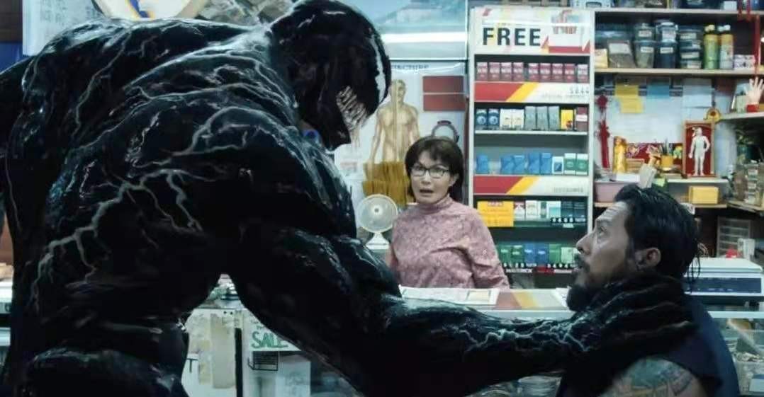 The special effects of Venom 2 burst!The villain's body is blood red ...