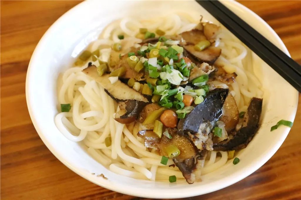 Walk 10 kilometers, eat 10 Guilin rice noodles in Xiamen, the best one ...