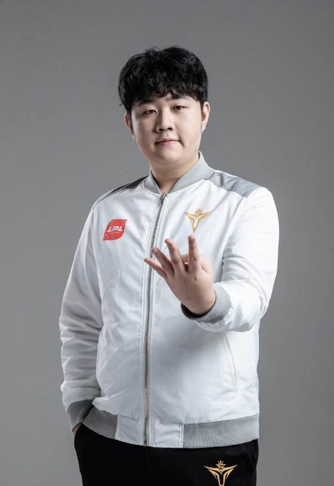 LOL Speaking of Untara's Retirement: "Little People" with Helpless ...