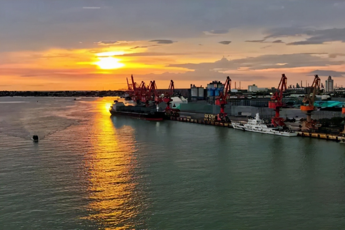 "China Yangpu Port" has been listed as "300,000-ton giant ship club" in ...