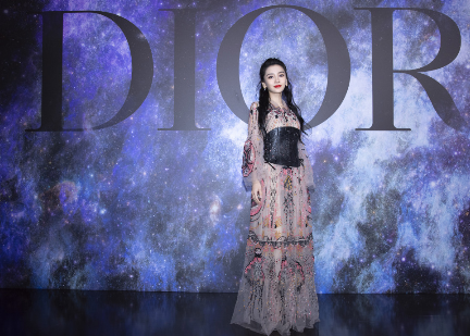 Why is Yang Ying Dior's darling? Seeing her wearing a tulle skirt with ...